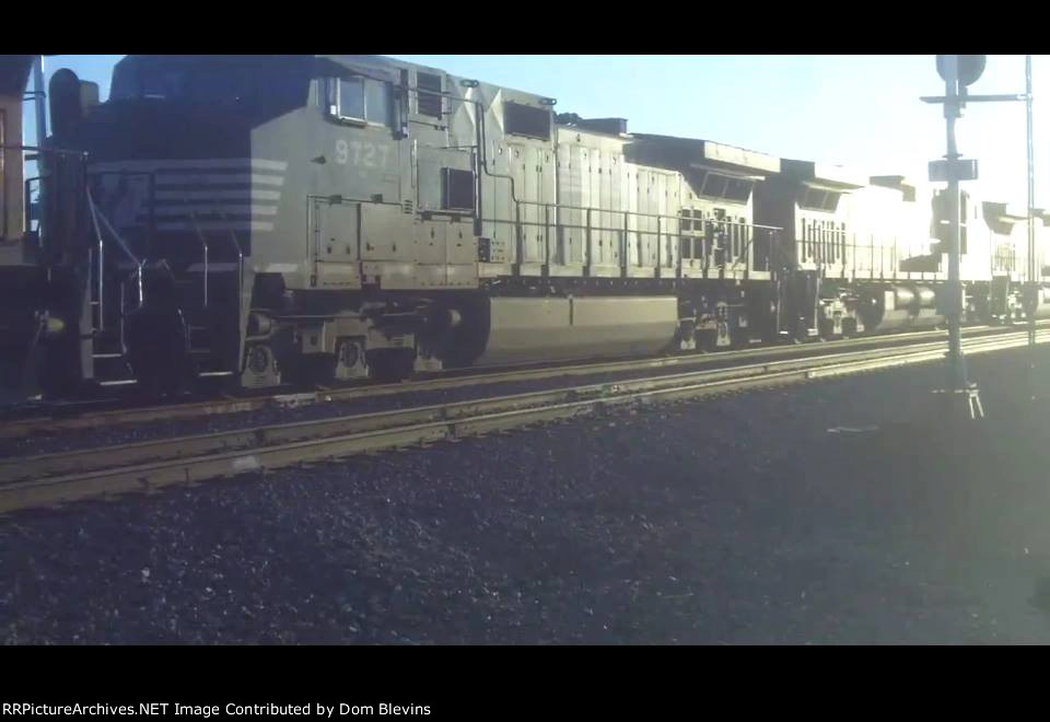 NS 9727 Trailing on BNSF Stack